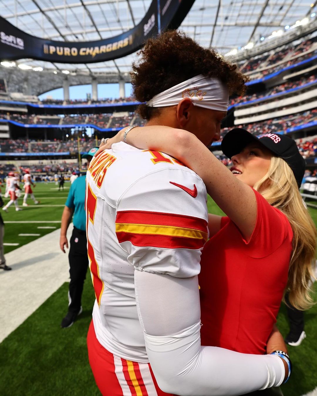 Patrick Mahomes responded to his wife Brittany Mahomes' two-word message with a show of ...