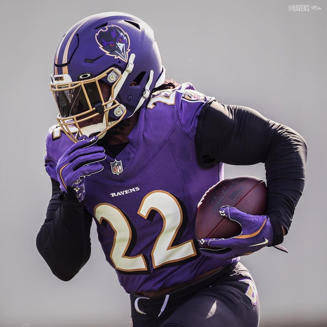 𝗕𝗥𝗘𝗔𝗞𝗜𝗡𝗚 : Ravens to Debut Purple Alternate Helmet vs. Bengals in Week ...